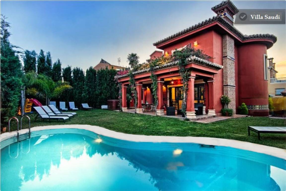 400 M² Villa ∙ 4 Habitaciones ∙ 8 Huéspedes - Torremolinos