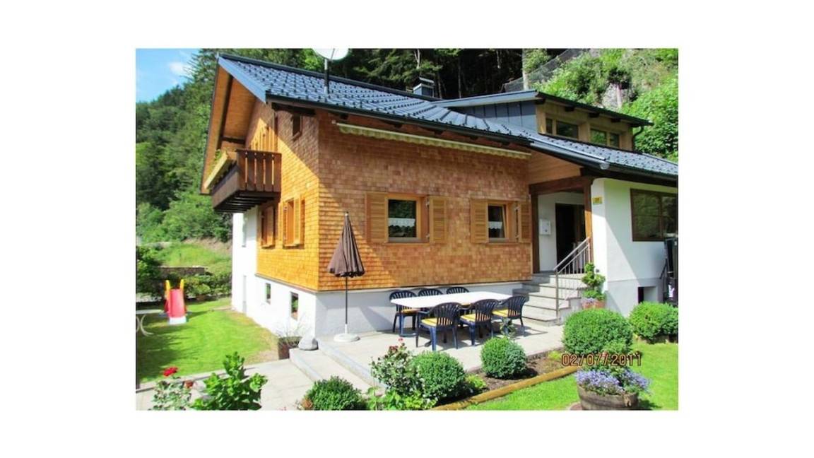 125 M² Ferienhaus ∙ 4 Schlafzimmer ∙ 10 Gäste - Bludenz