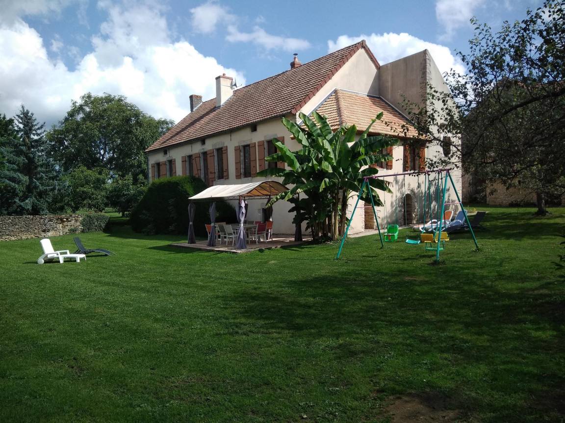 164 M² Cottage ∙ 4 Bedrooms ∙ 9 Guests - Beaune
