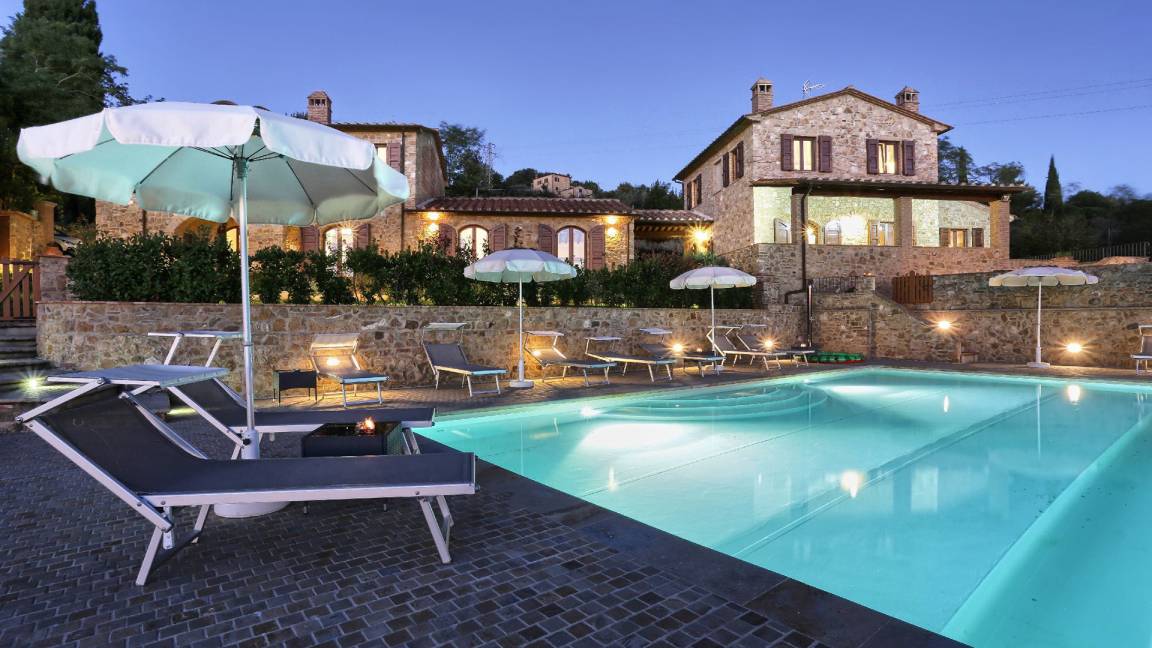 400 M² Villa ∙ 9 Bedrooms ∙ 15 Guests - Volterra