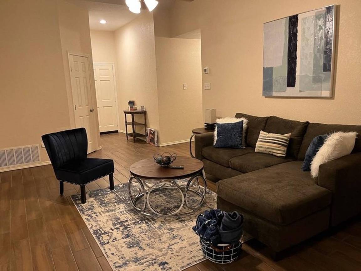 121 M² Apartment ∙ 3 Bedrooms ∙ 6 Guests - Arlington, TX