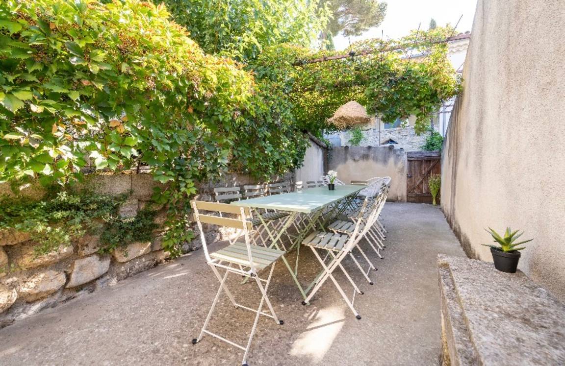133 M² Huis ∙ 6 Slaapkamers ∙ 16 Gasten - Vers-Pont-du-Gard