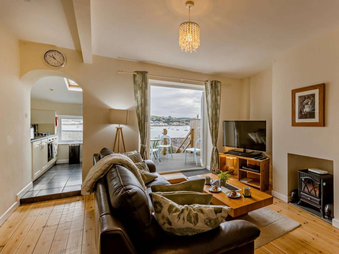 Cottage ∙ 3 Bedrooms ∙ 6 Guests - Appledore