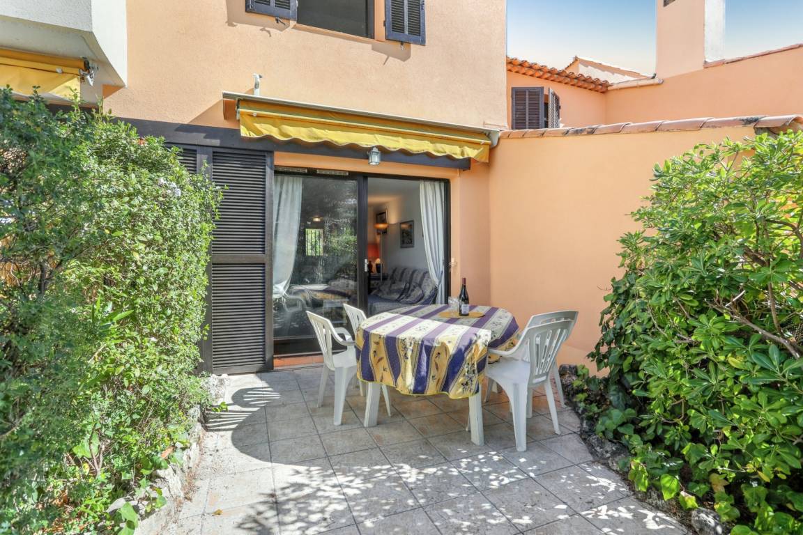 58 M² Maison De Vacances ∙ 2 Chambres ∙ 4 Personnes - Saint-Raphaël