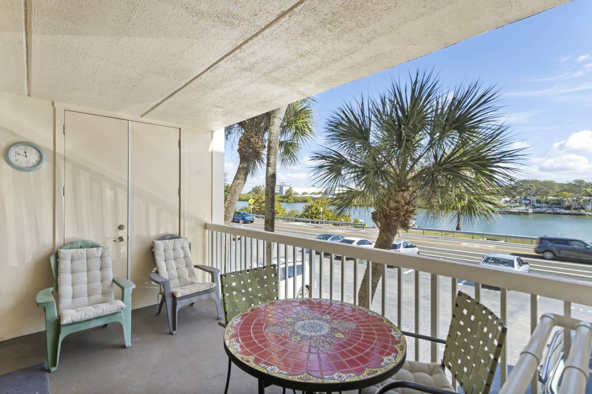Condo ∙ 1 Bedroom ∙ 4 Guests - Clearwater Beach, FL