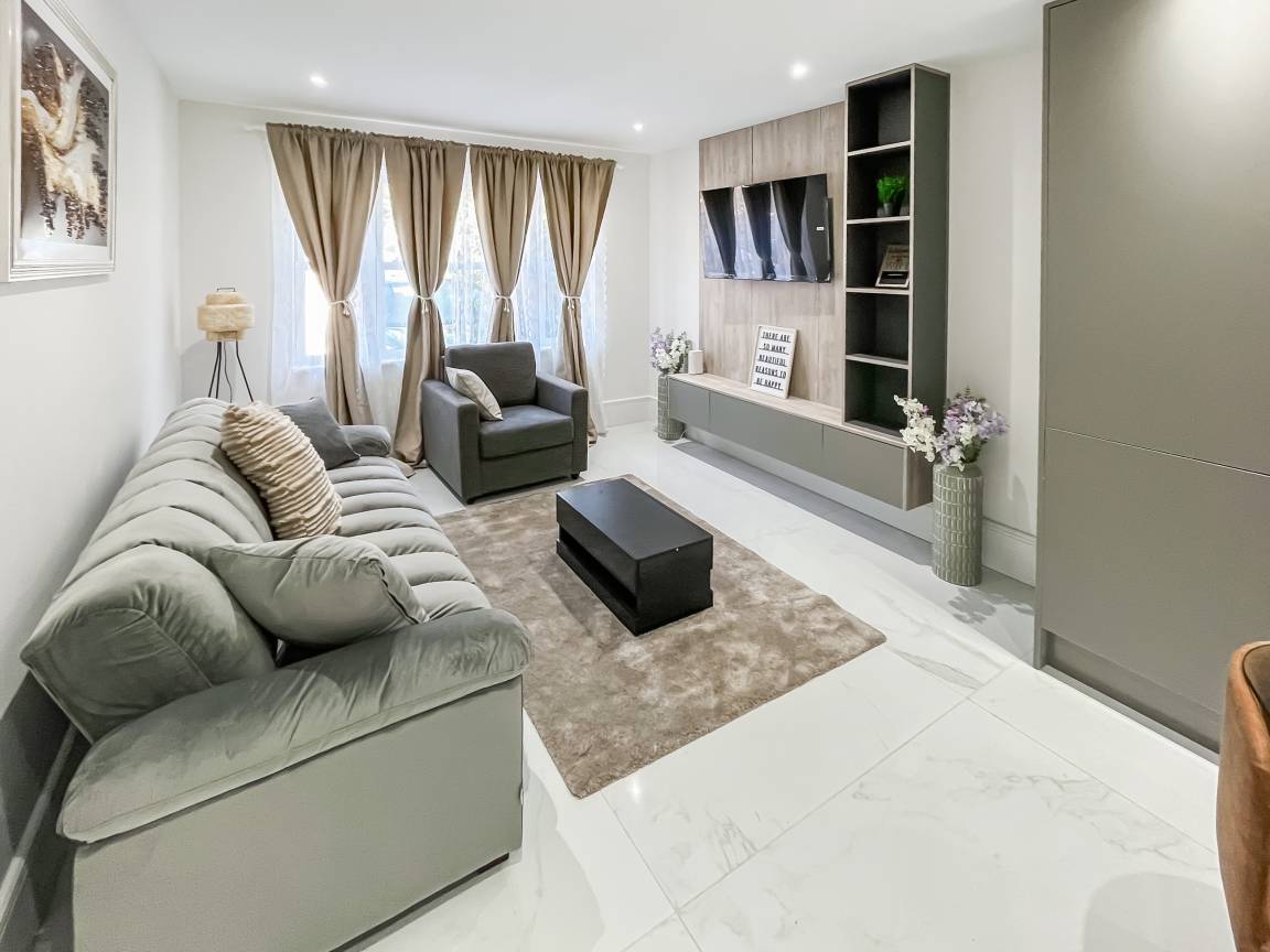 Apartment ∙ 2 Bedrooms ∙ 4 Guests - Chelmsford
