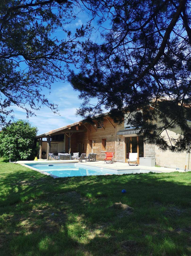 287 M² Gîte ∙ 6 Chambres ∙ 12 Personnes - Ain