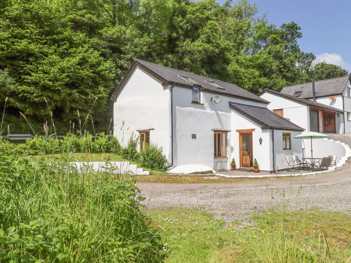 Cottage ∙ 2 Bedrooms ∙ 4 Guests - South Molton