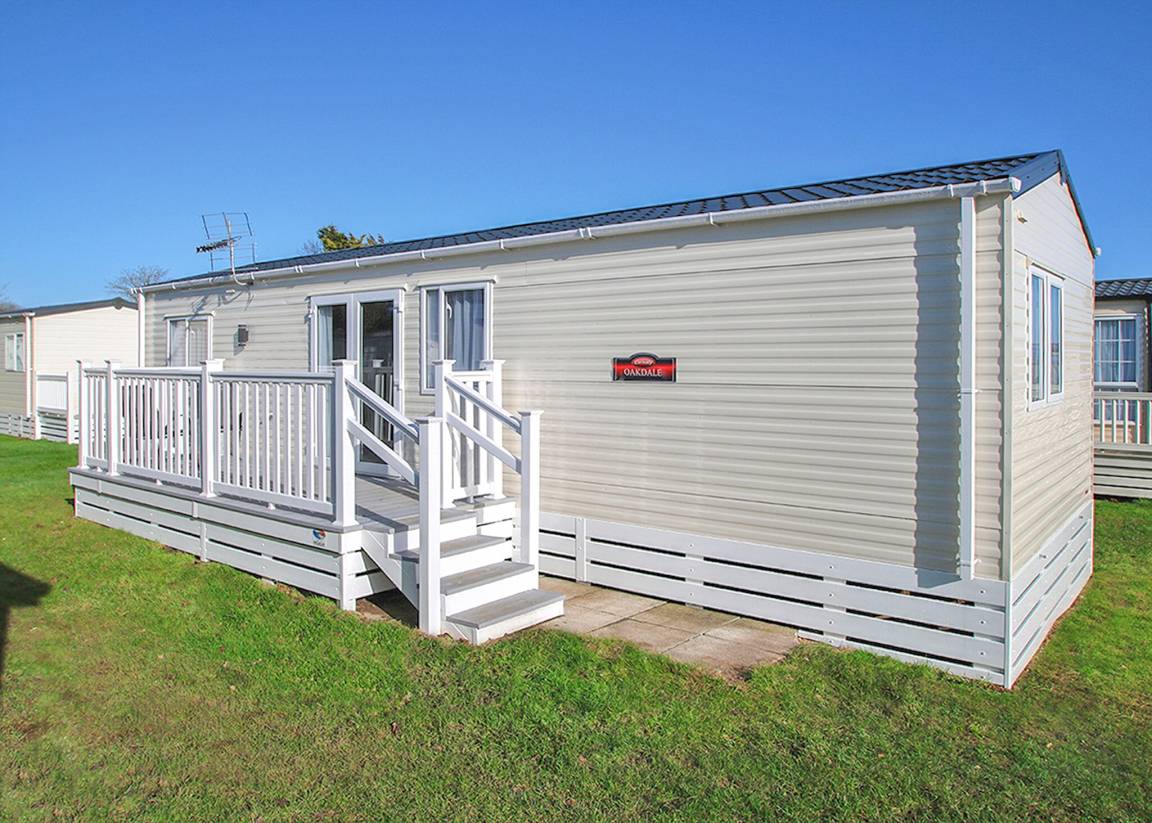 Caravan ∙ 2 Bedrooms ∙ 4 Guests - New Milton