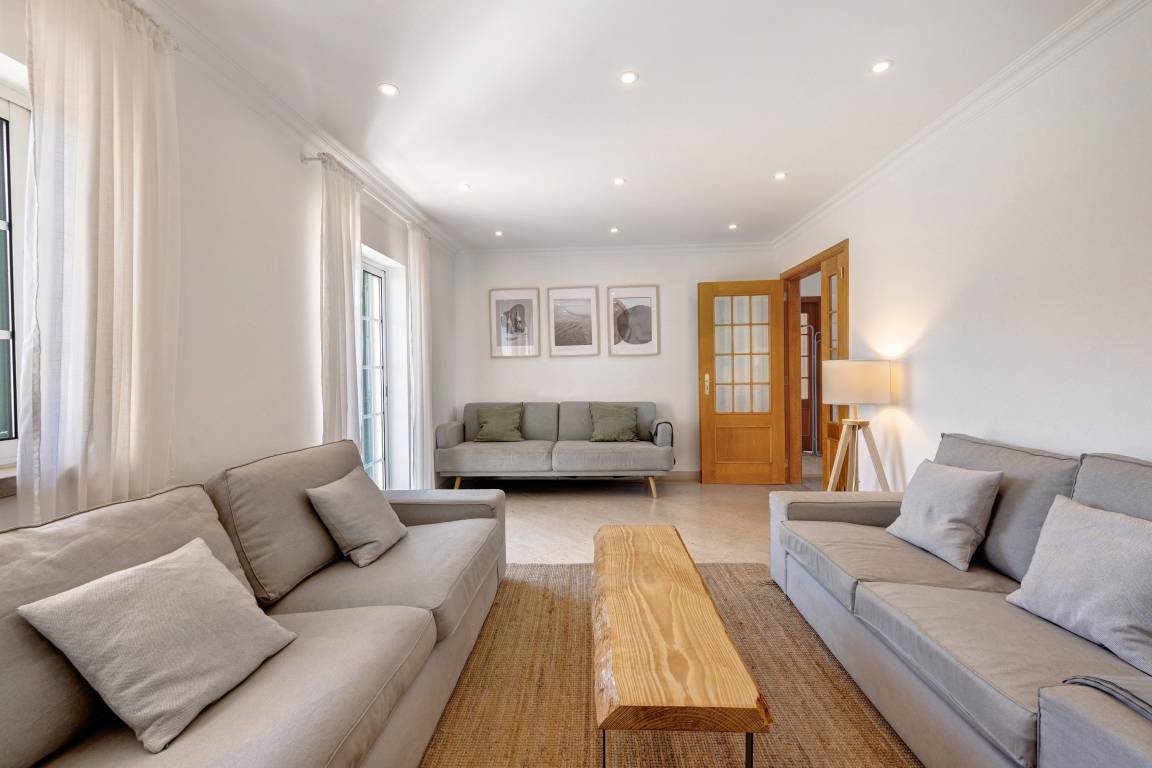 150 M² Villa ∙ 4 Slaapkamers ∙ 8 Gasten - Loures