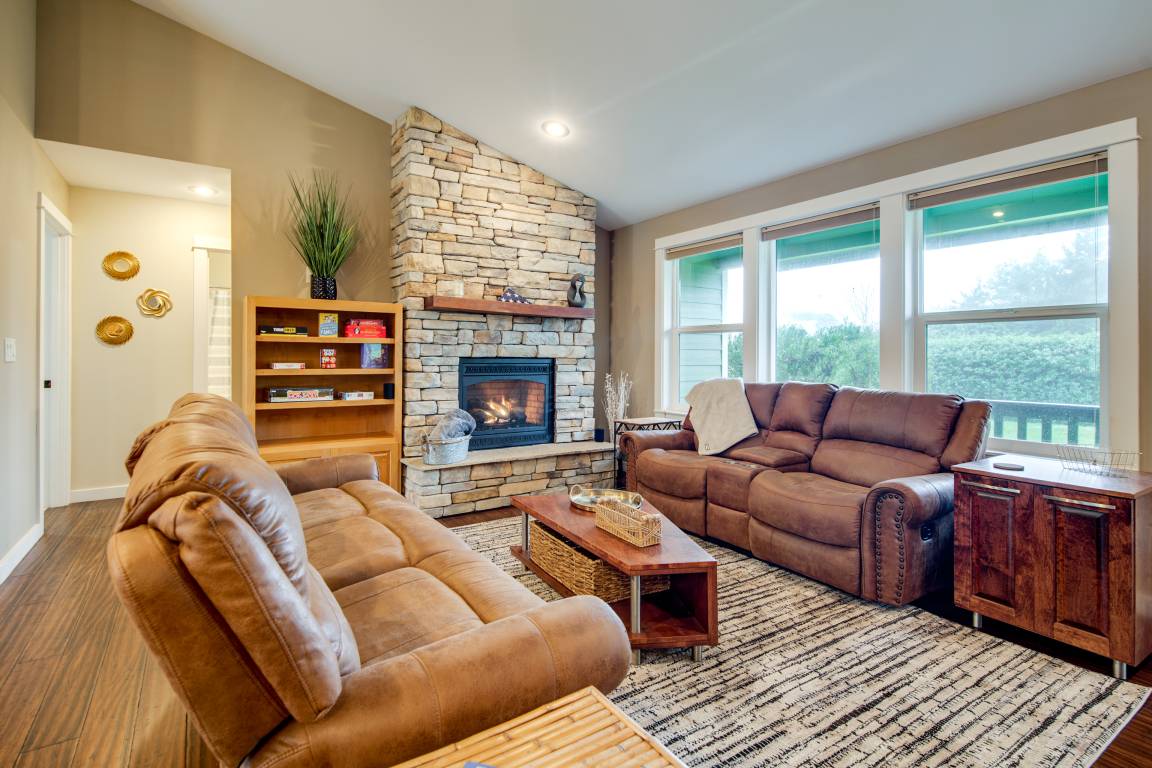 139 M² House ∙ 3 Bedrooms ∙ 7 Guests - Pacific Beach, WA