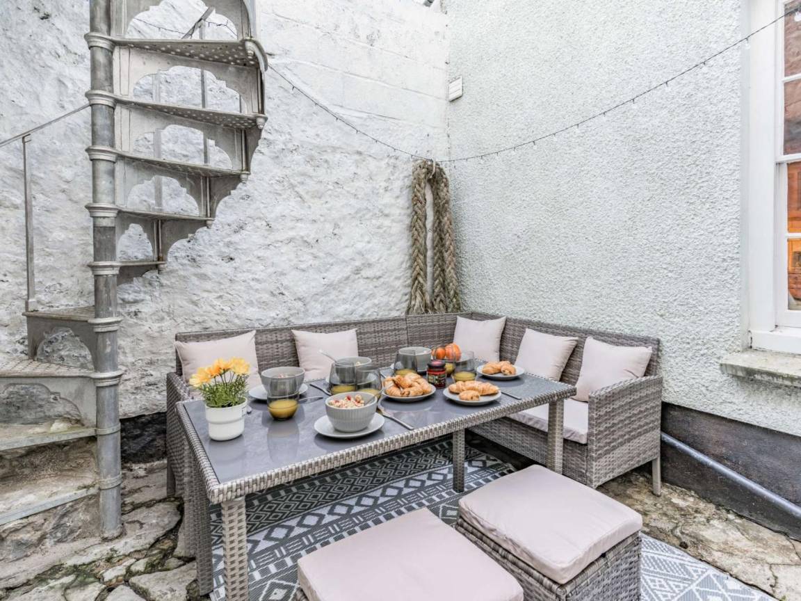 Cottage ∙ 3 Bedrooms ∙ 6 Guests - Tenby