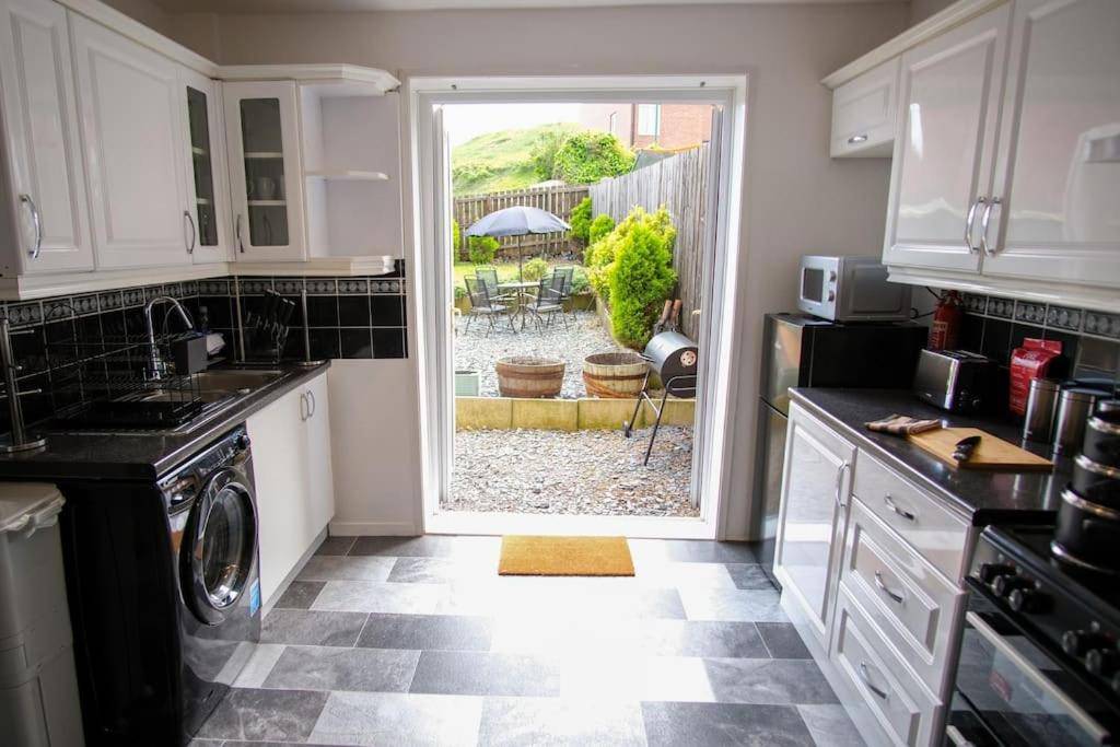 93 M² House ∙ 3 Bedrooms ∙ 6 Guests - South Shields