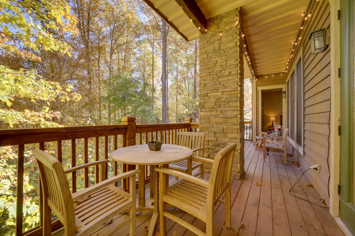 111 M² Apartment ∙ 2 Bedrooms ∙ 6 Guests - Tuckasegee, NC