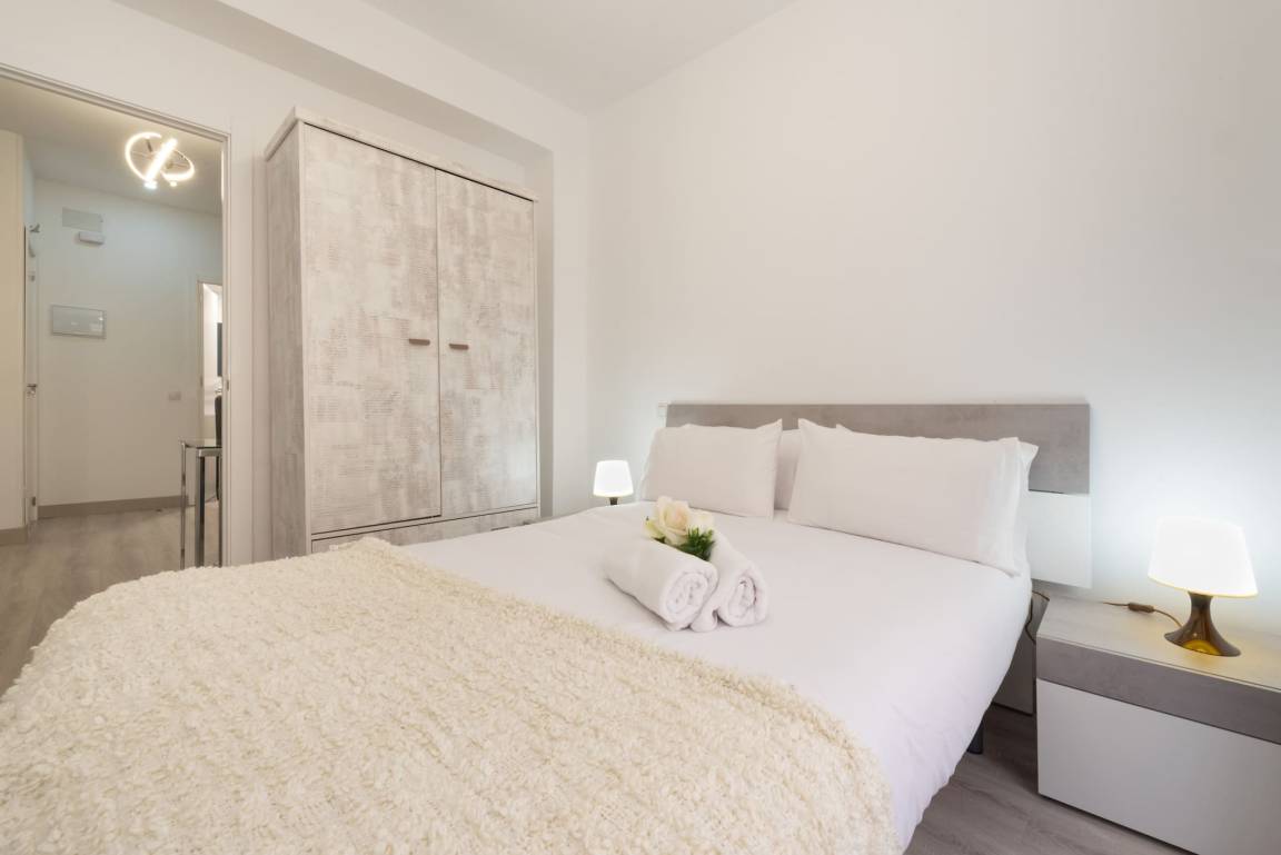 38 M² Apartment ∙ 2 Bedrooms ∙ 4 Guests - Adolfo Suárez Madrid–Barajas Airport (MAD)