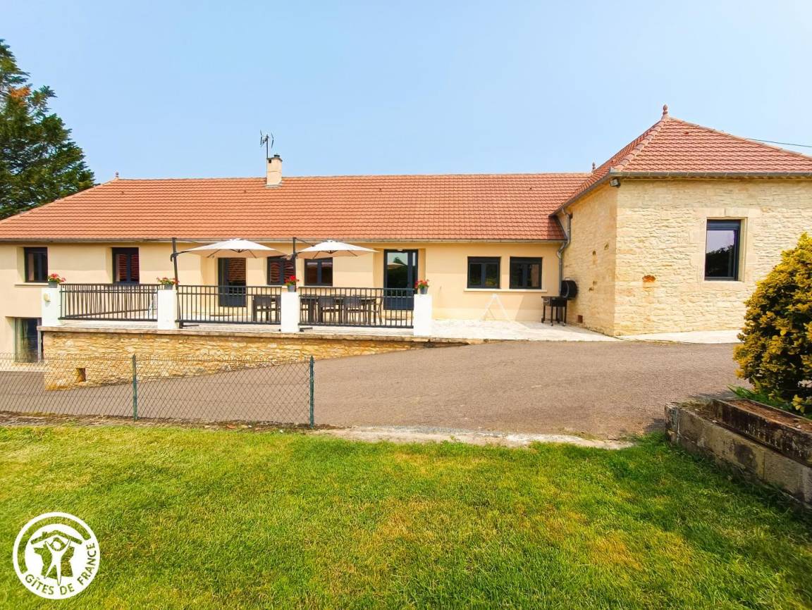 100 M² Gîte ∙ 2 Chambres ∙ 4 Personnes - Lot