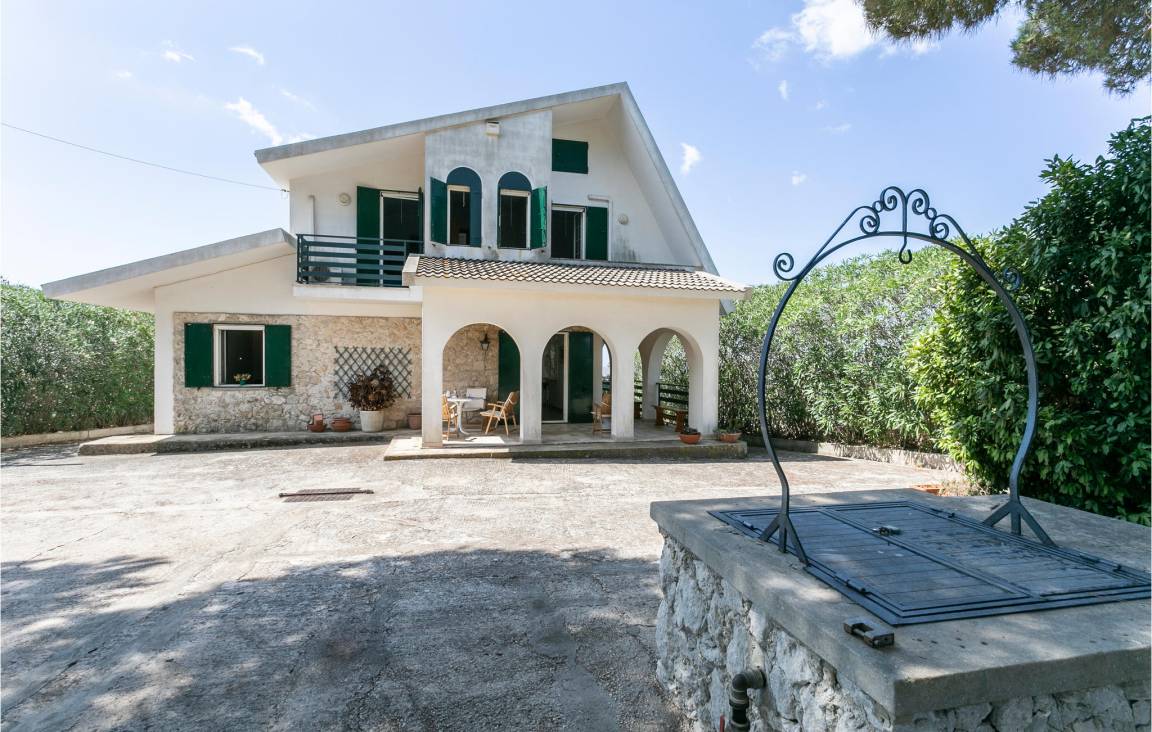125 M² House ∙ 3 Bedrooms ∙ 5 Guests - Noto