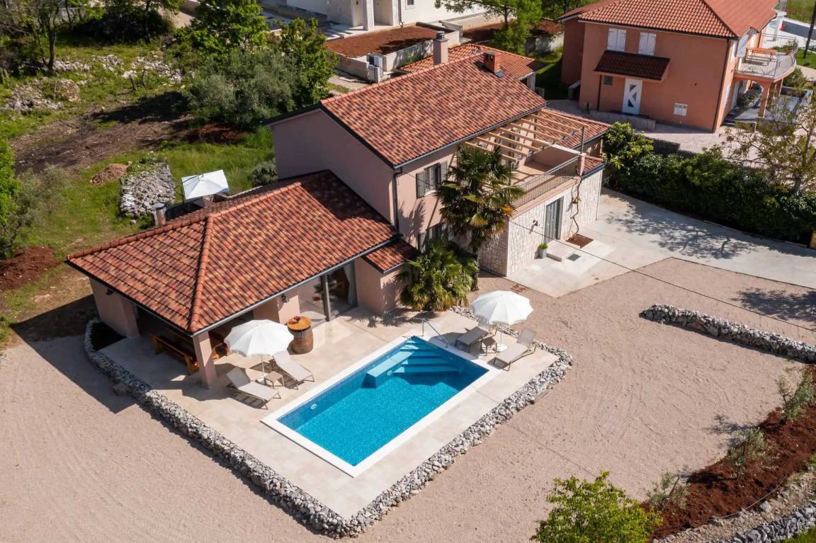 240 M² Villa ∙ 3 Bedrooms ∙ 6 Guests - Krk