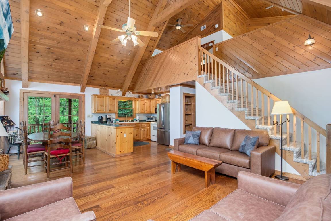 Cabin ∙ 3 Bedrooms ∙ 10 Guests - Townsend, TN