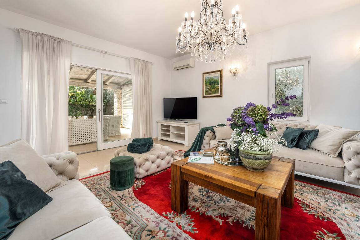 350 M² Ferienhaus ∙ 6 Schlafzimmer ∙ 12 Gäste - Funtana