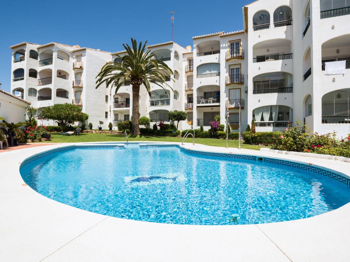 92 M² Apartamento ∙ 2 Habitaciones ∙ 5 Huéspedes - Torremolinos