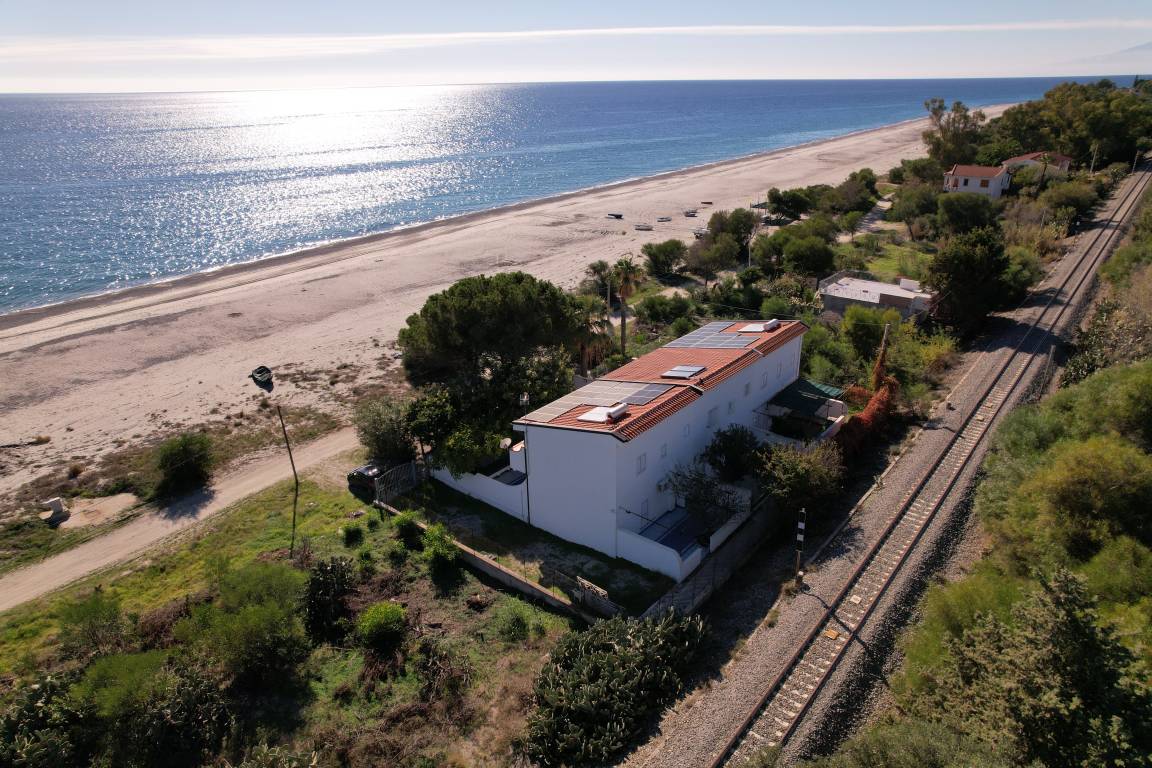 130 M² Villa ∙ 3 Chambres ∙ 6 Personnes - Bova Marina