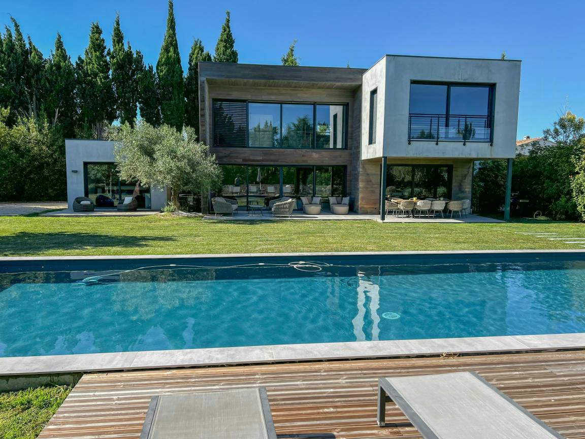 250 M² Maison De Vacances ∙ 4 Chambres ∙ 8 Personnes - Saint-Rémy-de-Provence