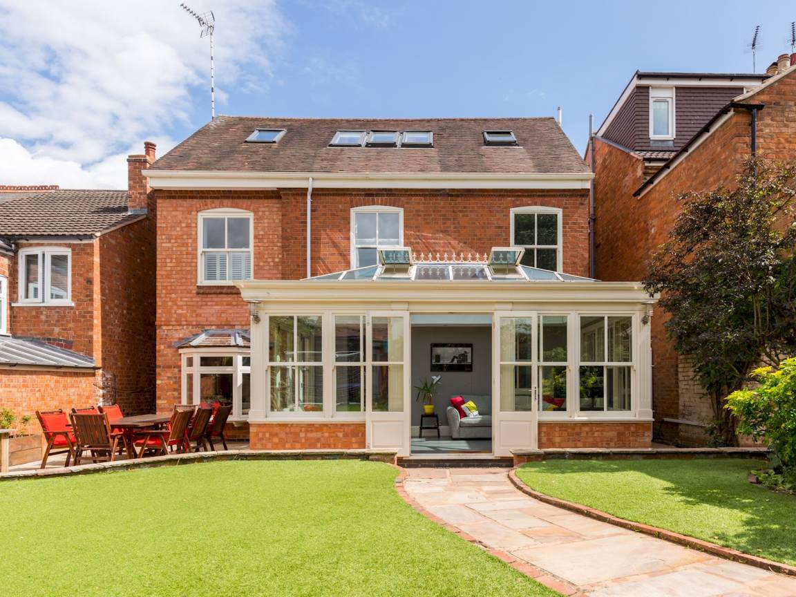 149 M² House ∙ 5 Bedrooms ∙ 10 Guests - Warwick