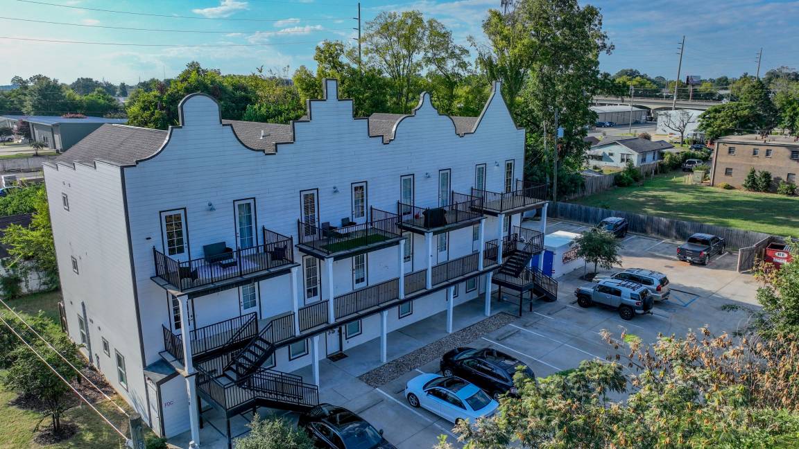 Condo ∙ 3 Bedrooms ∙ 6 Guests - Tuscaloosa, AL