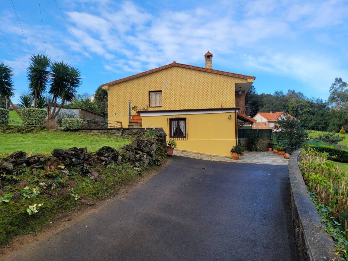 220 M² Villa ∙ 4 Bedrooms ∙ 9 Guests - Santander