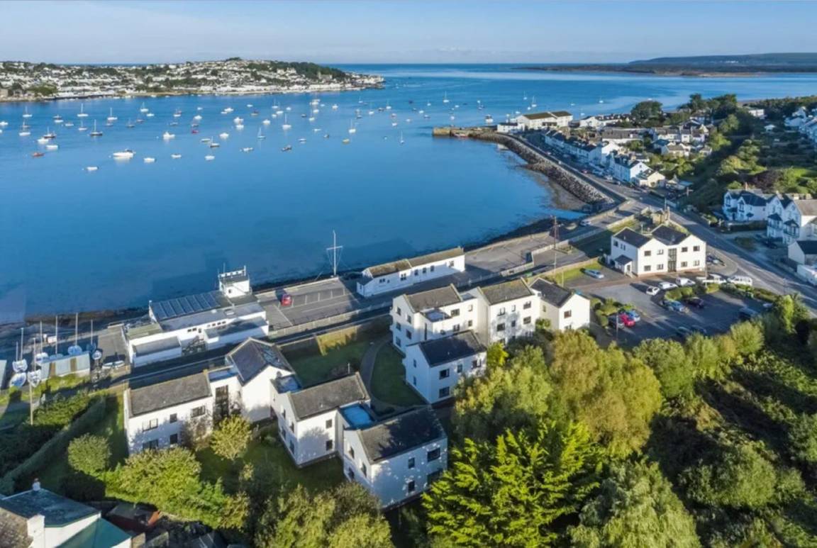 Apartment ∙ 2 Bedrooms ∙ 4 Guests - Barnstaple
