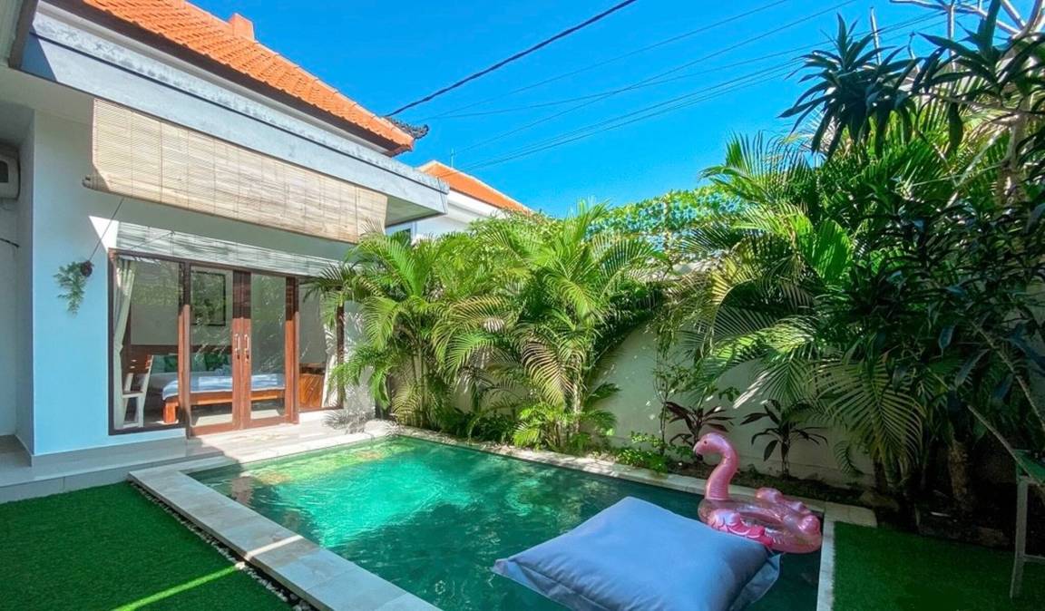 200 M² Villa ∙ 4 Bedrooms ∙ 6 Guests - Canggu