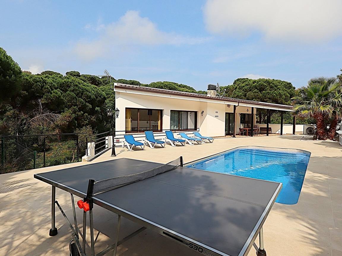 300 M² Casa Rural ∙ 6 Habitaciones ∙ 12 Huéspedes - España