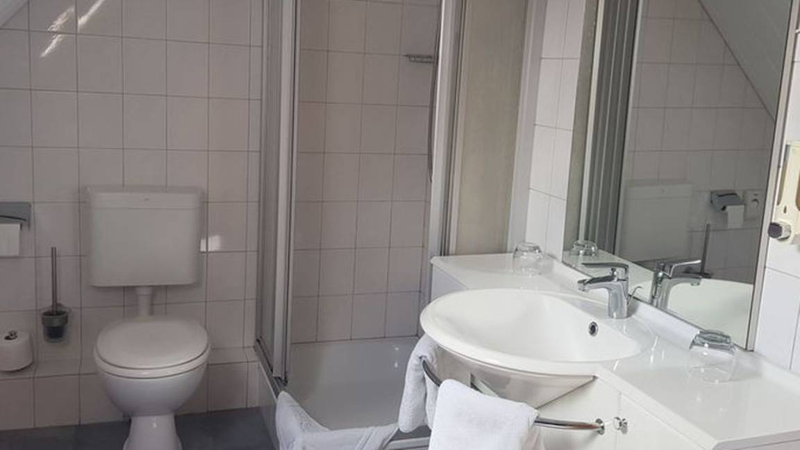 13 M² Hotel ∙ 1 Slaapkamer ∙ 1 Gast - Emden