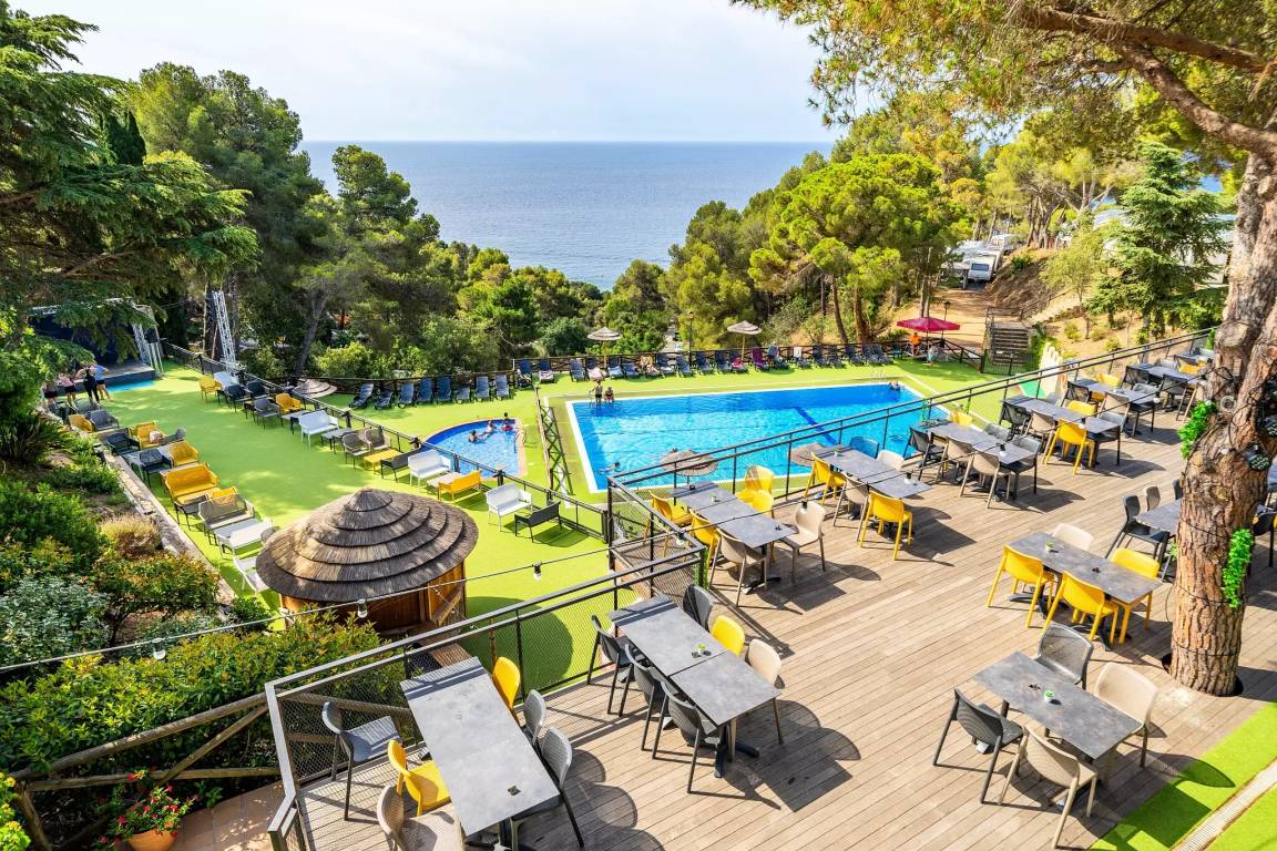 30 M² Caravan ∙ 2 Bedrooms ∙ 4 Guests - Costa Brava (Spain)