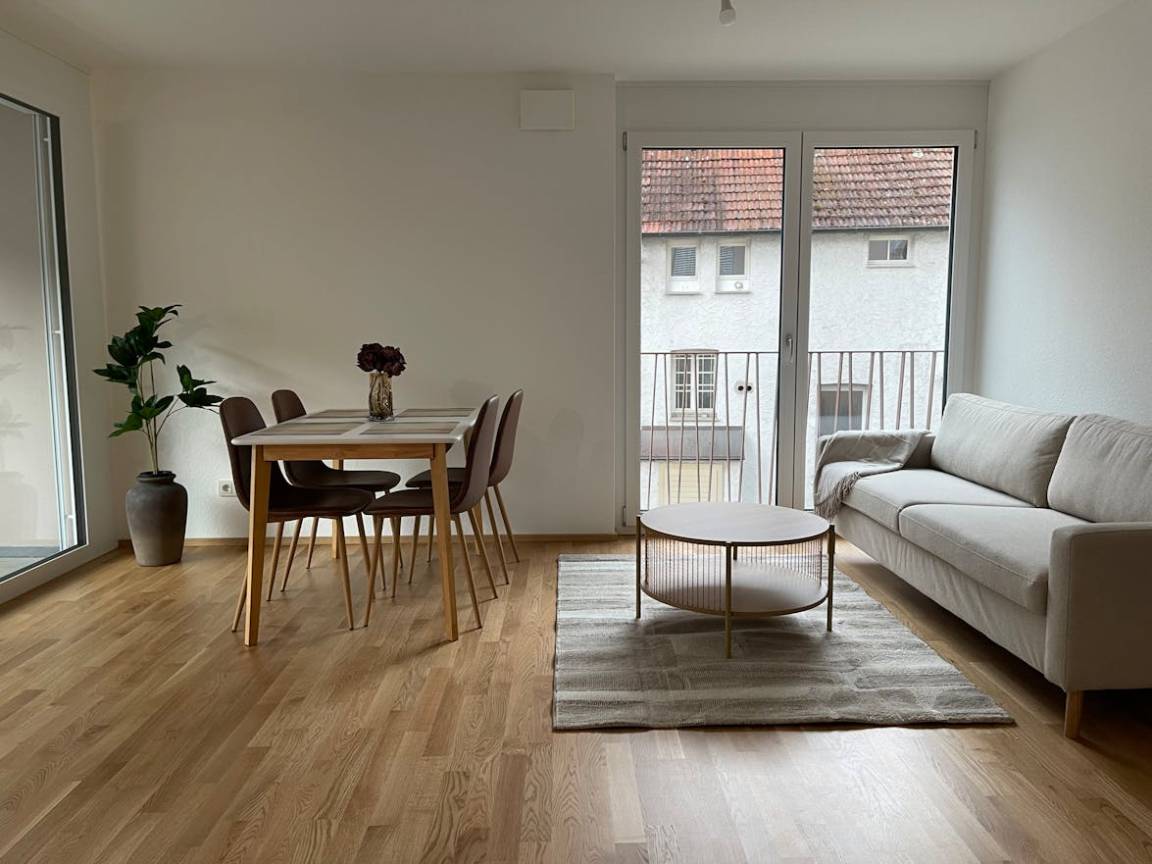 76 M² Ferienwohnung ∙ 2 Schlafzimmer ∙ 4 Gäste - Engen