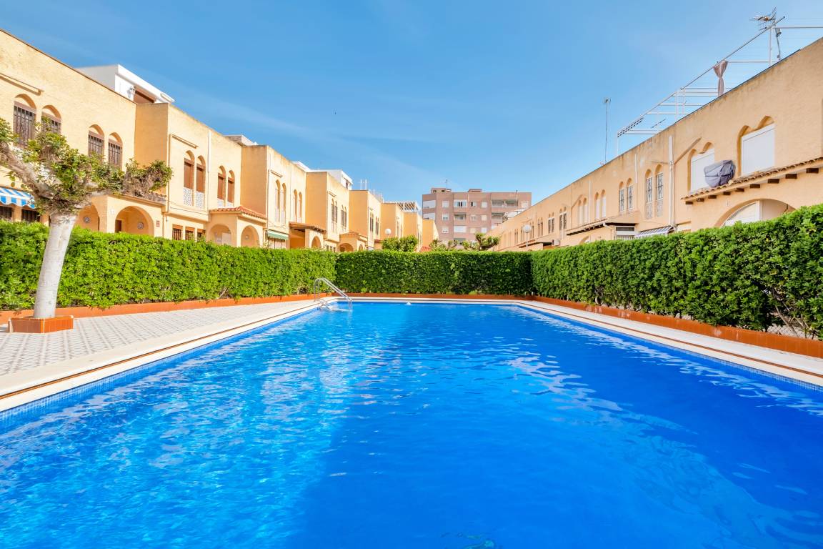 100 M² Maison De Vacances ∙ 3 Chambres ∙ 8 Personnes - Torrevieja