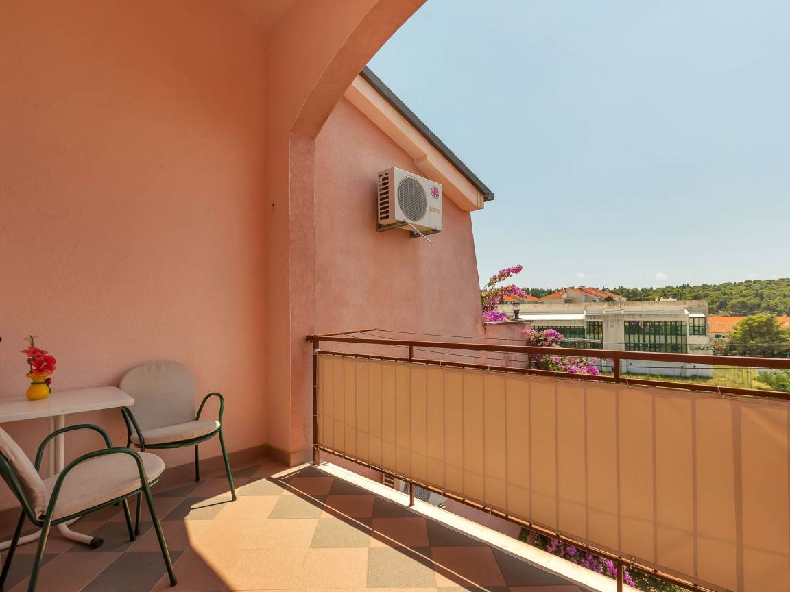 140 M² Apartment ∙ 4 Bedrooms ∙ 11 Guests - Makarska