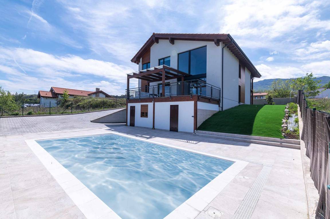 235 M² House ∙ 5 Bedrooms ∙ 14 Guests - Llanes