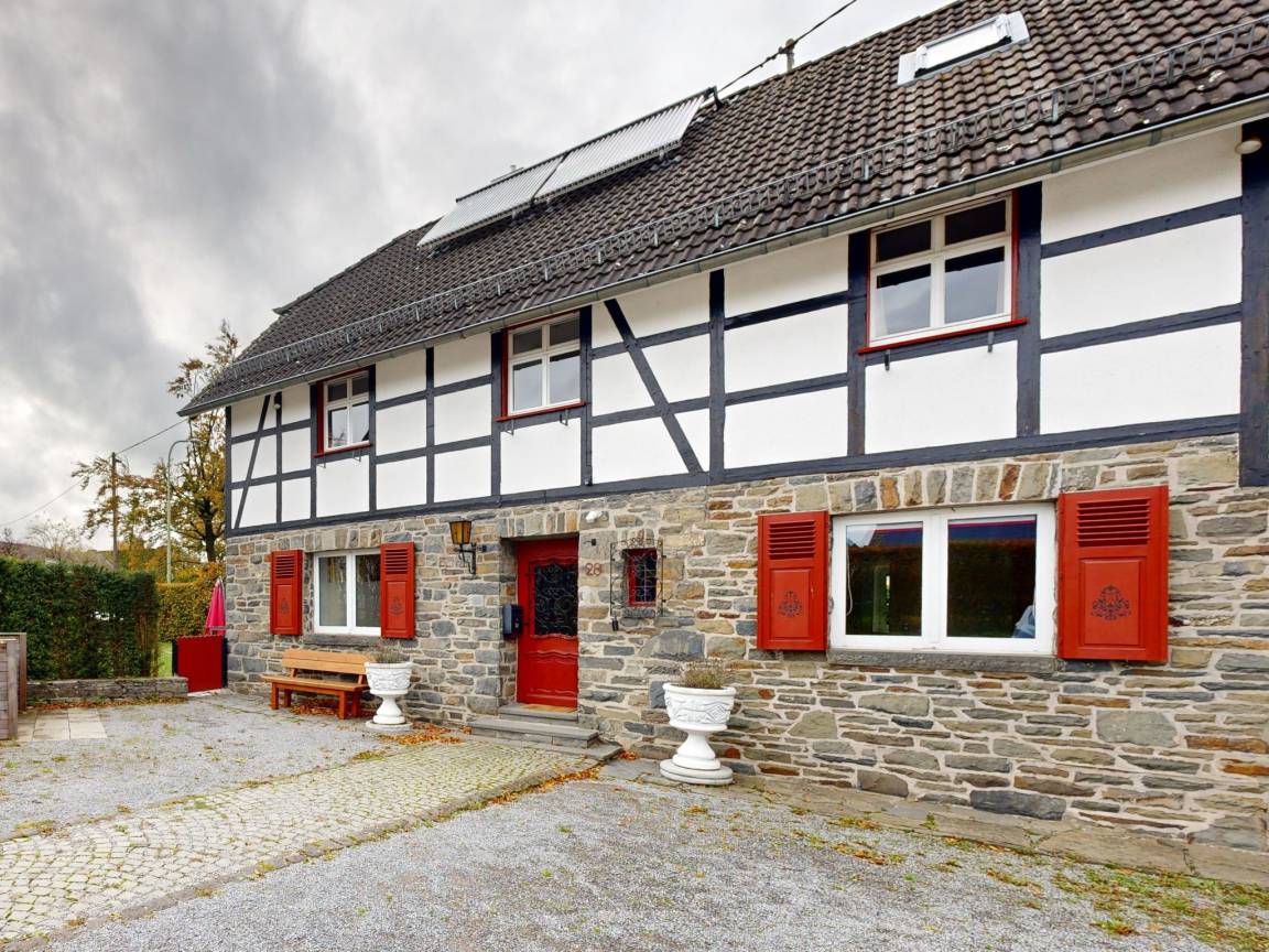 178 M² Ferienhaus ∙ 5 Schlafzimmer ∙ 12 Gäste - Monschau
