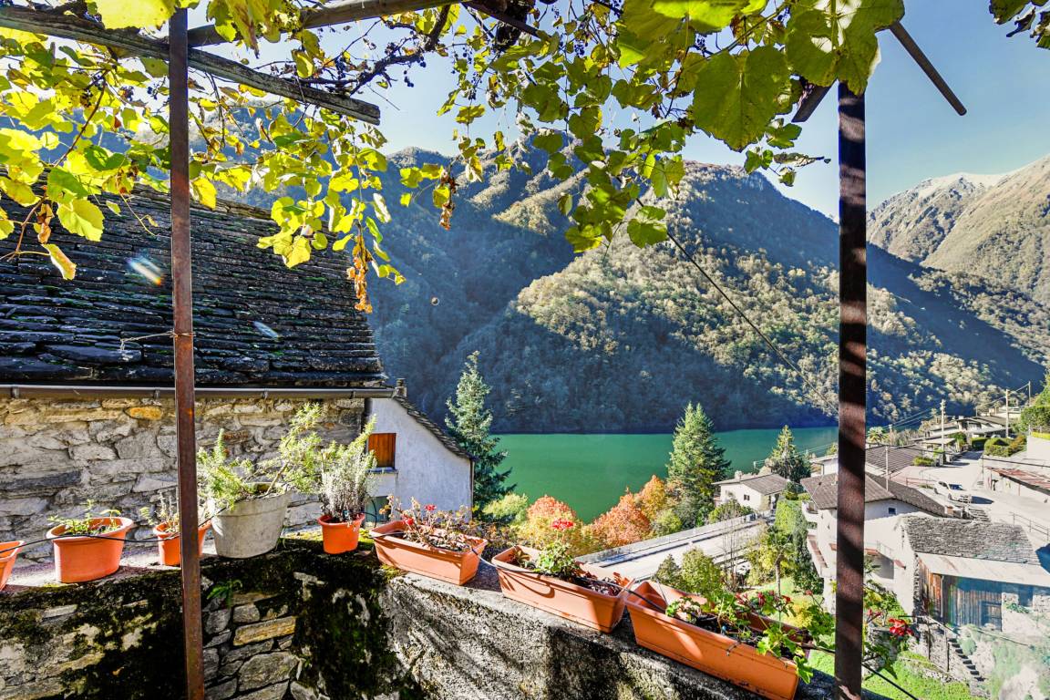 85 M² Chalet ∙ 2 Schlafzimmer ∙ 4 Gäste - Canton of Ticino
