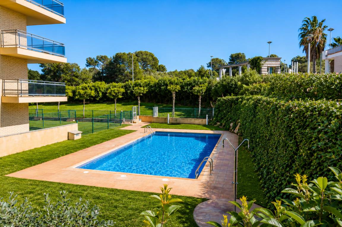 75 M² Apartamento ∙ 3 Habitaciones ∙ 8 Huéspedes - Costa Dorada, España