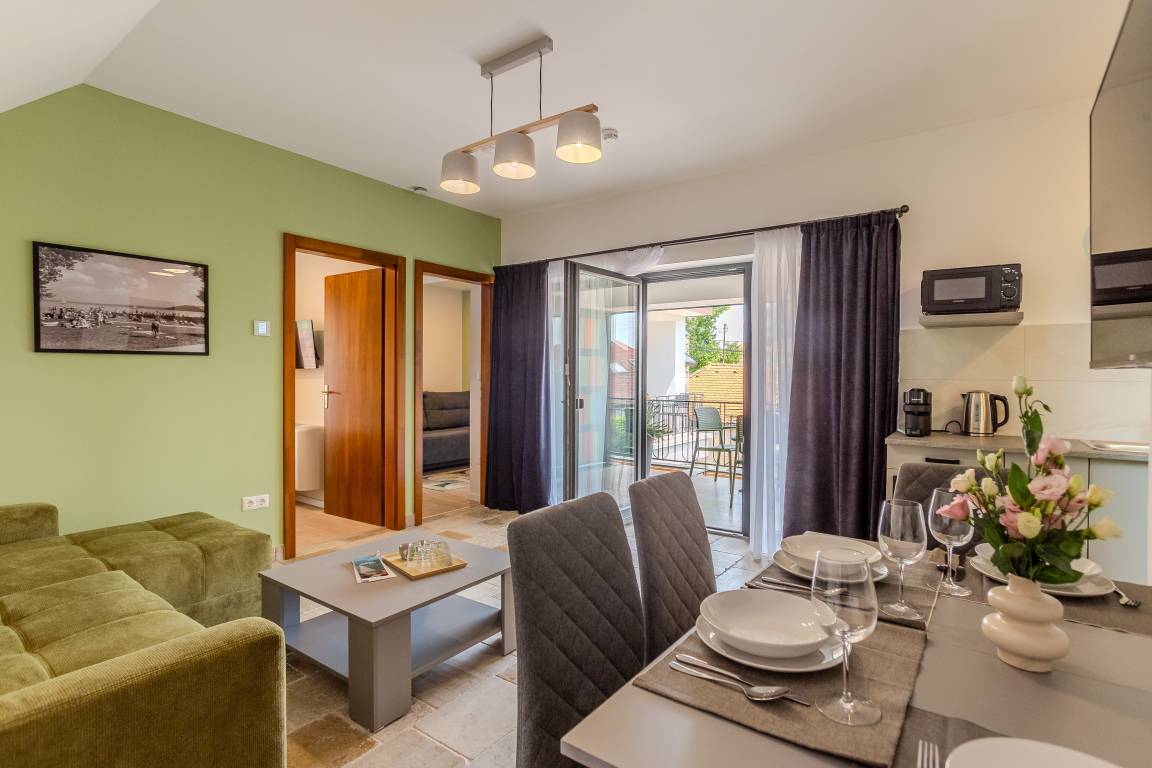 40 M² Apartament ∙ 2 Sypialnie ∙ 6 Gości - Veszprém