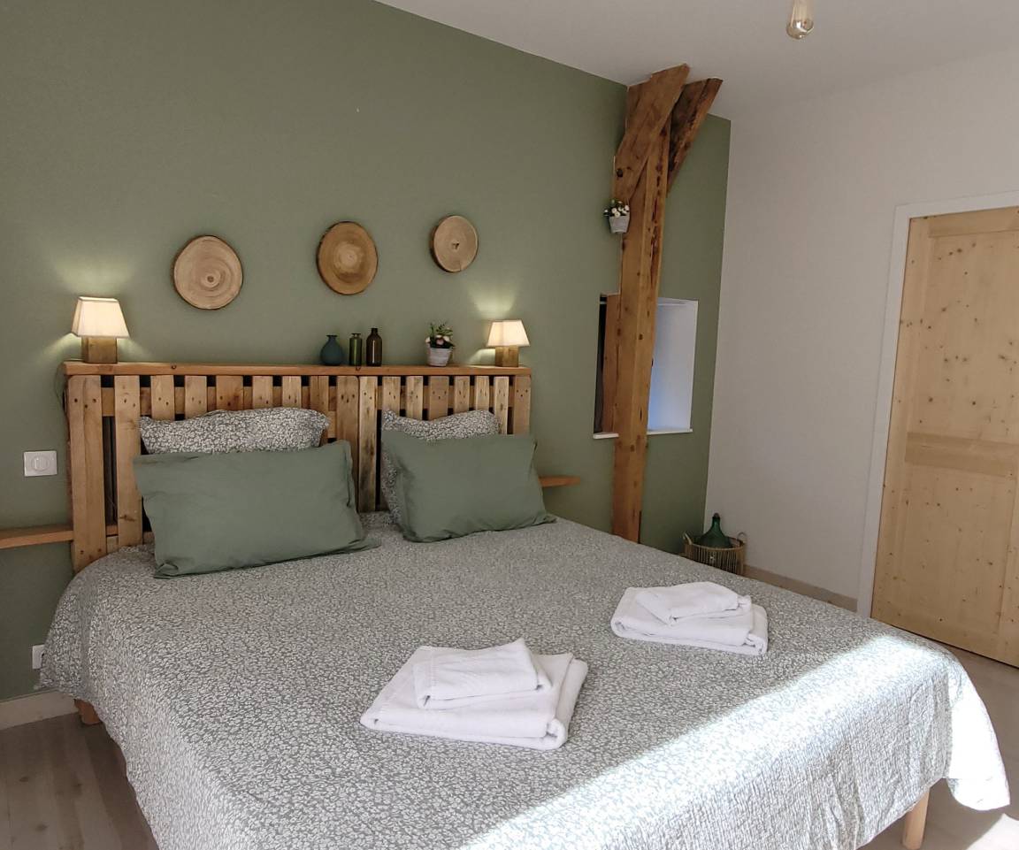 20 M² Chambre D'hôtes ∙ 1 Chambre ∙ 2 Personnes - Cantal