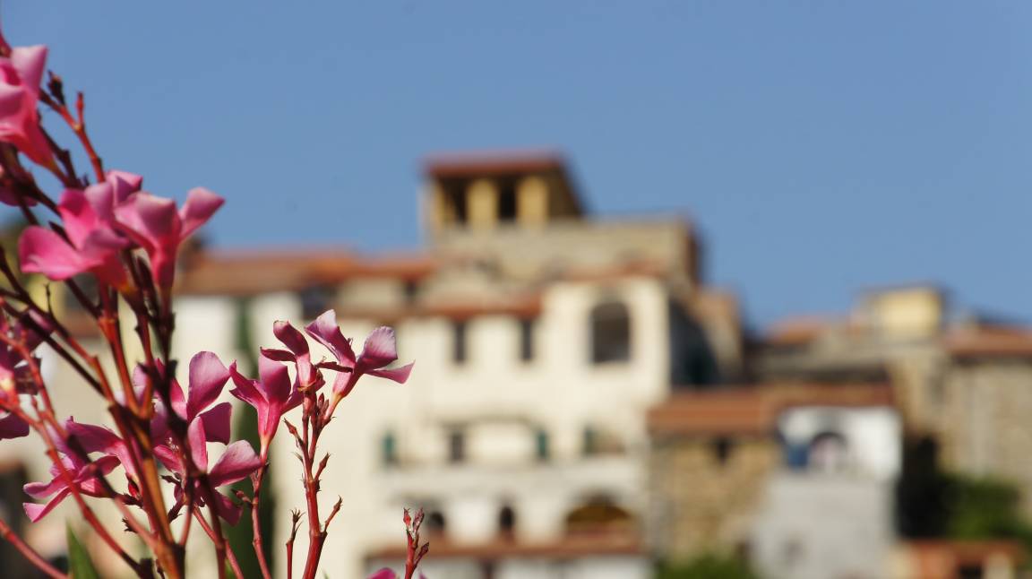 130 M² Ferienhaus ∙ 4 Schlafzimmer ∙ 6 Gäste - Santo Stefano al Mare