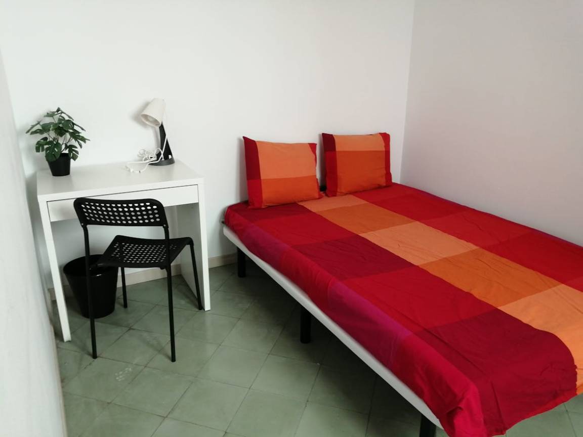 200 M² Private Room ∙ 1 Bedroom ∙ 1 Guest - Barcelona