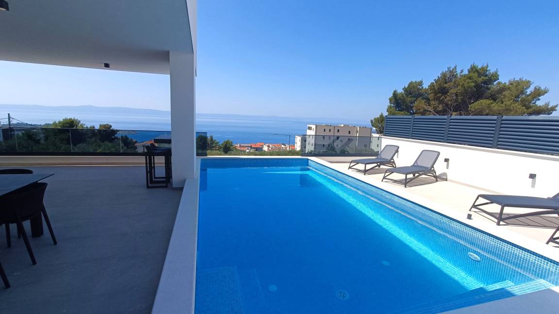 200 M² Villa ∙ 3 Bedrooms ∙ 6 Guests - Makarska