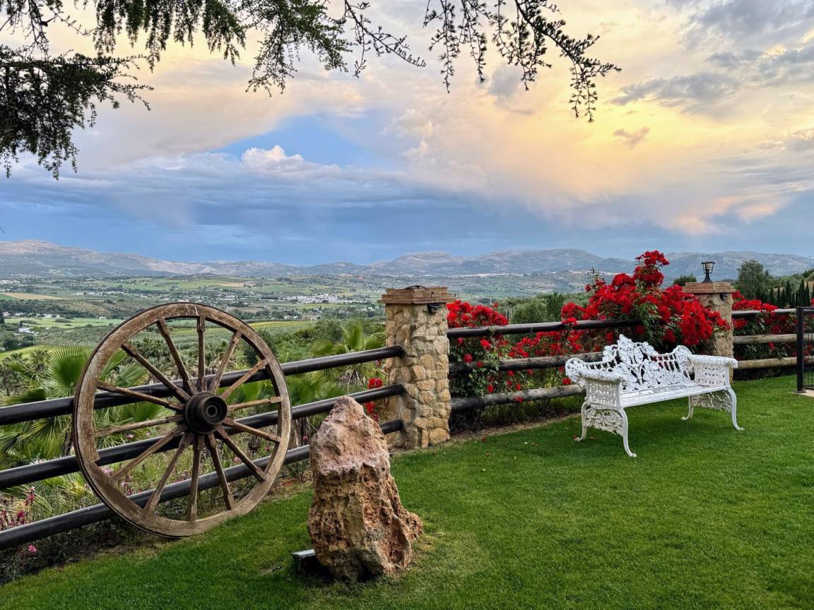 250 M² Casa ∙ 3 Habitaciones ∙ 6 Huéspedes - Setenil de las Bodegas