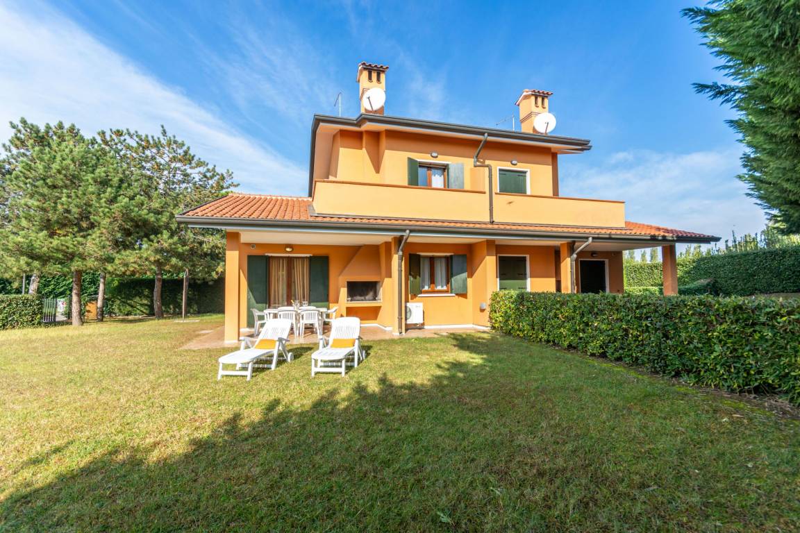 80 M² House ∙ 2 Bedrooms ∙ 4 Guests - Albarella