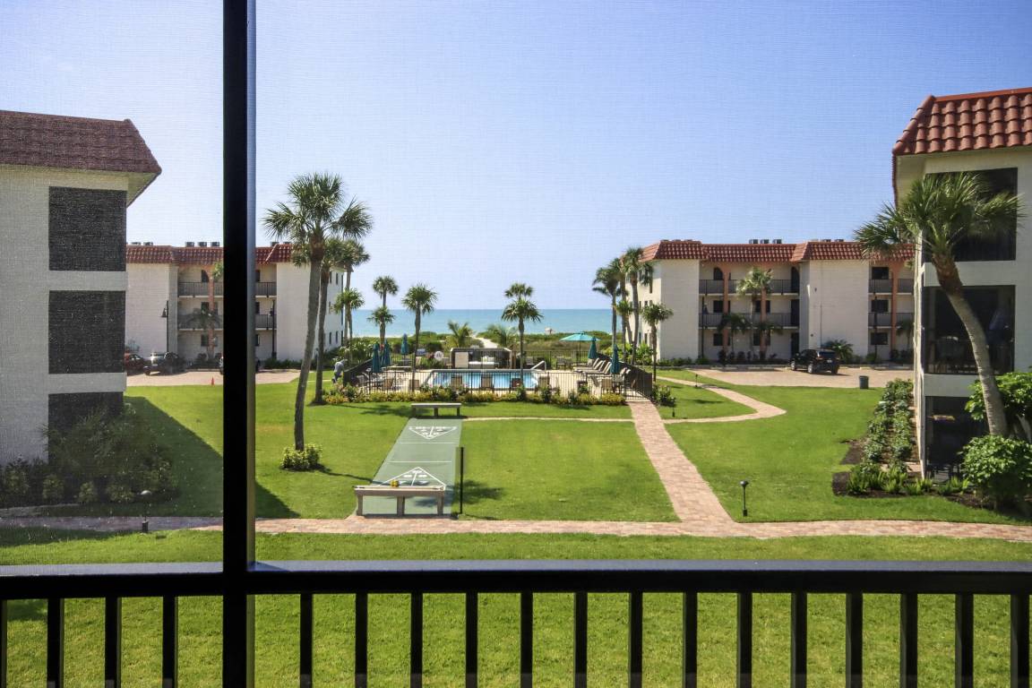 90 M² Condo ∙ 2 Bedrooms ∙ 4 Guests - Lighthouse Beach Park